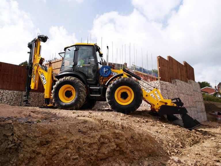 JCB breaks new ground with the JCB Pilingmaster ground engineering ...