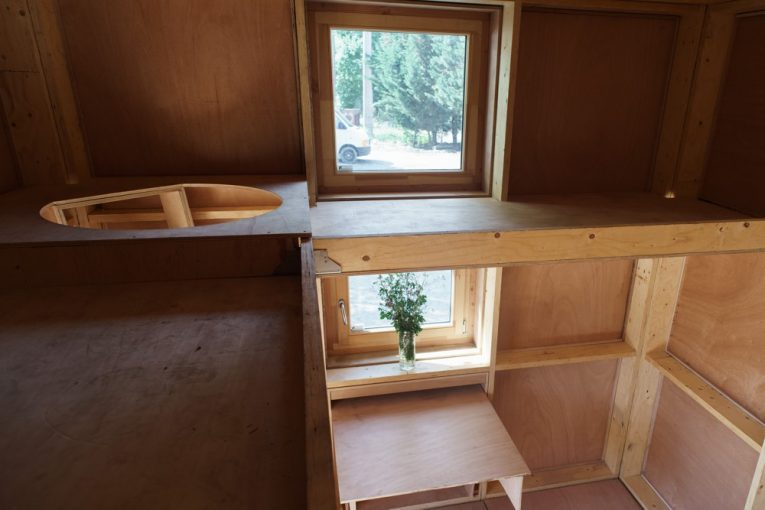 Building an innovative, modular, transformable, easy to dismantle ...