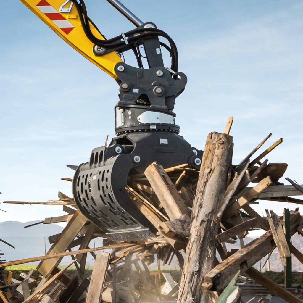 With the right Liebherr grab the machine’s handling capacity is ...