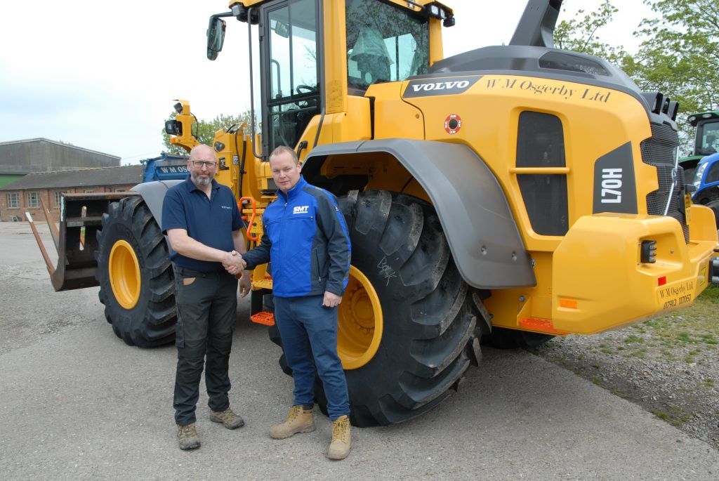 Volvo loader heads to Sunk Island to shift muck for W M Osgerby ...