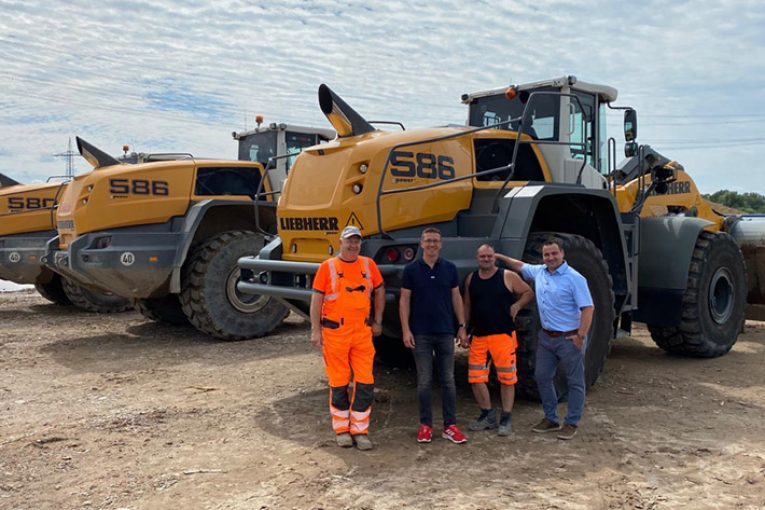 New Liebherr L 586 XPower Wheel Loader heads to Brandenburg for Meyer ...