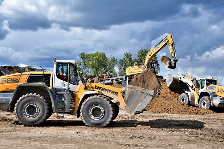 New Liebherr L 586 XPower Wheel Loader heads to Brandenburg for Meyer ...