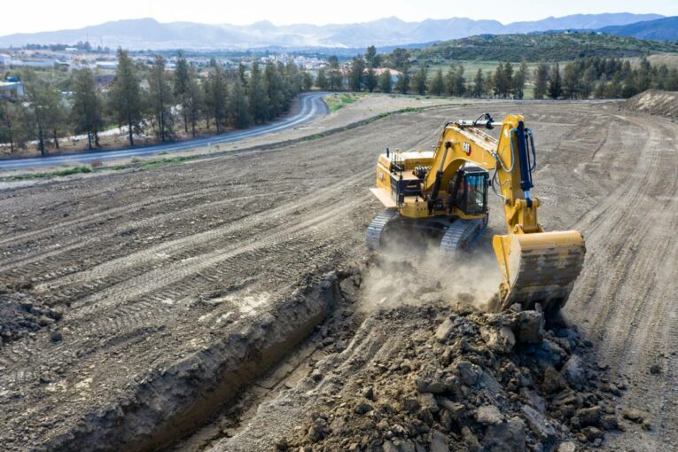 New Cat 374 Excavator designed for high-production and durability ...