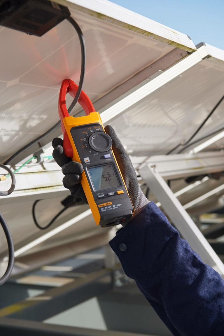 New high-voltage Fluke Clamp Meter with iFlex delivers Safer and faster ...