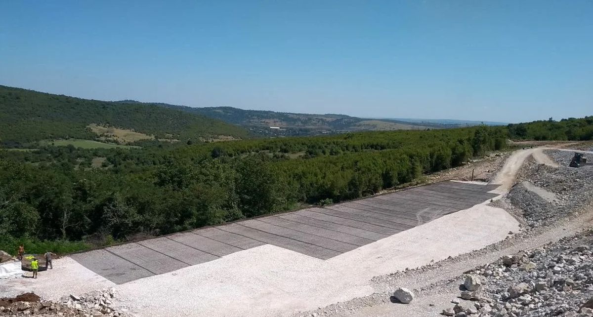 StrataGrid Geogrids Transform Road and Rail Construction - Highways Today